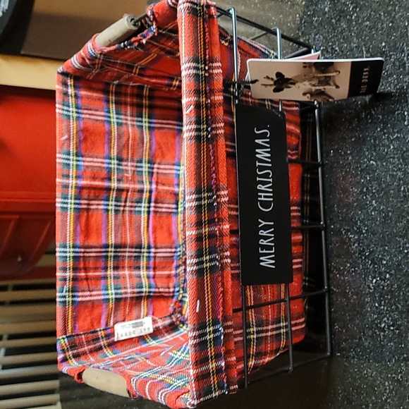 Rae Dunn | Accents | Rae Dunn Lined Metal Basket Set | Poshmark